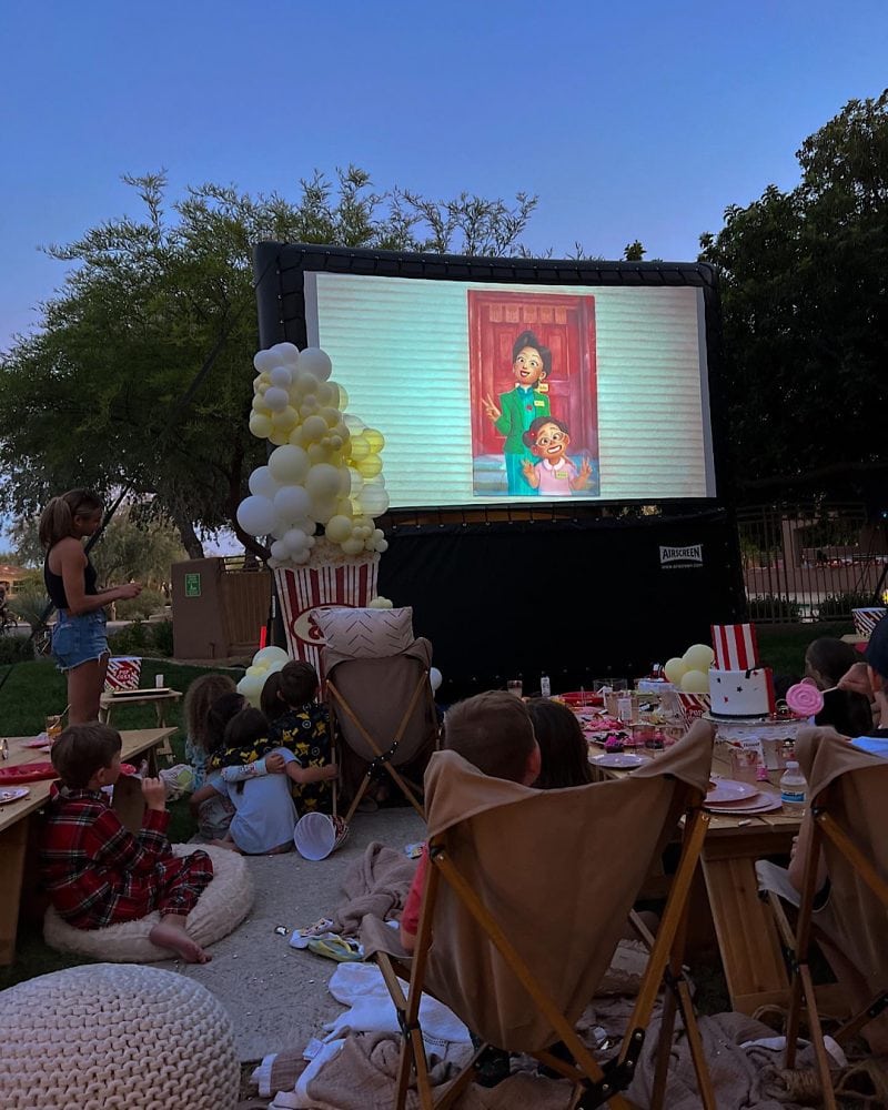 9 Easy Tips to Host an Epic Outdoor Movie Party! – RB Italia Blog