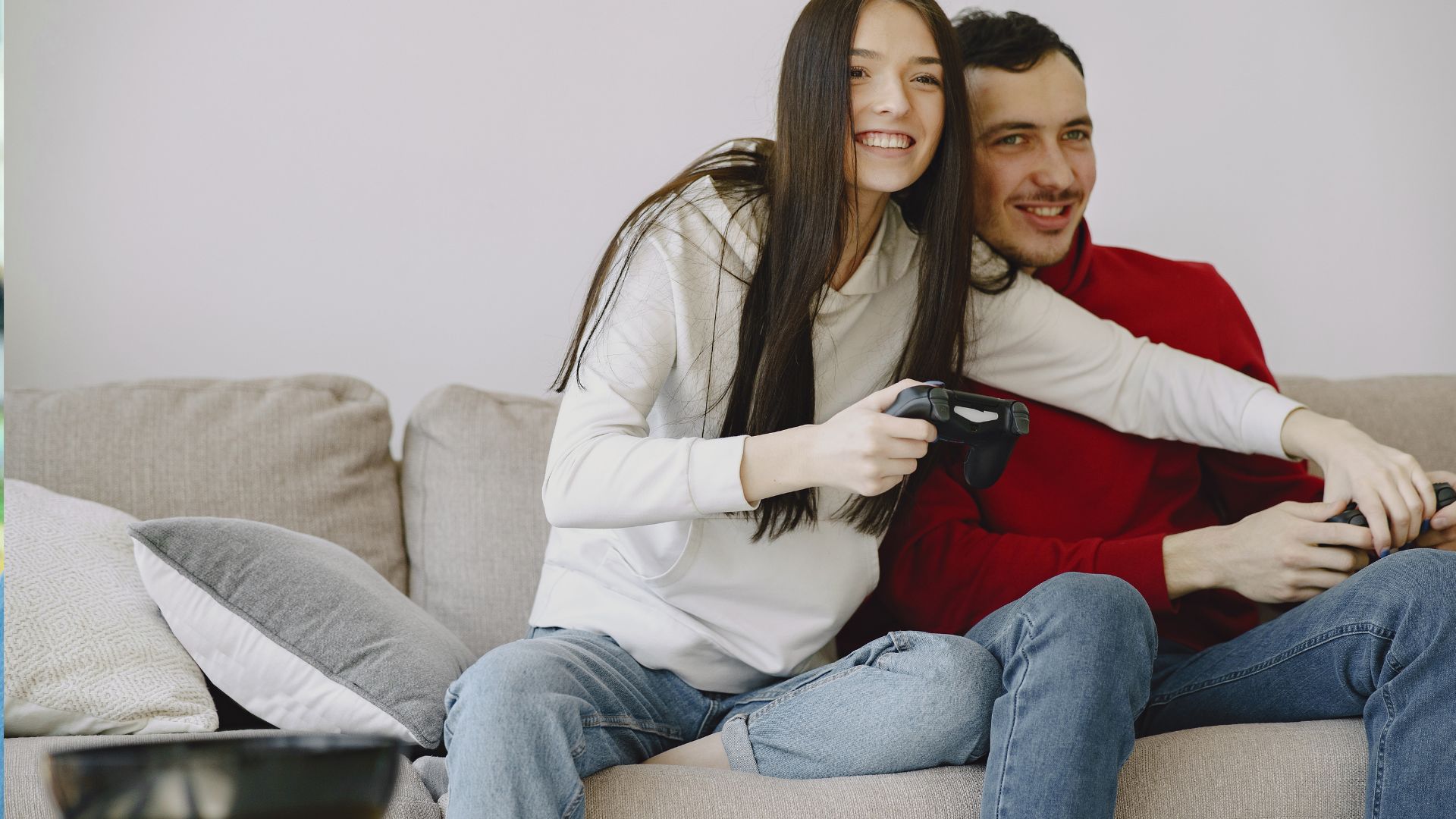 Step Away from the Screen! 18 Exciting Date Night Ideas – RB Italia Blog