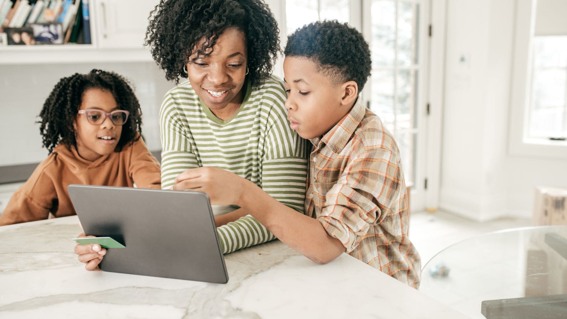 15 Smart Tips to Help Your Kids Grow Into Confident and Capable Adults ...