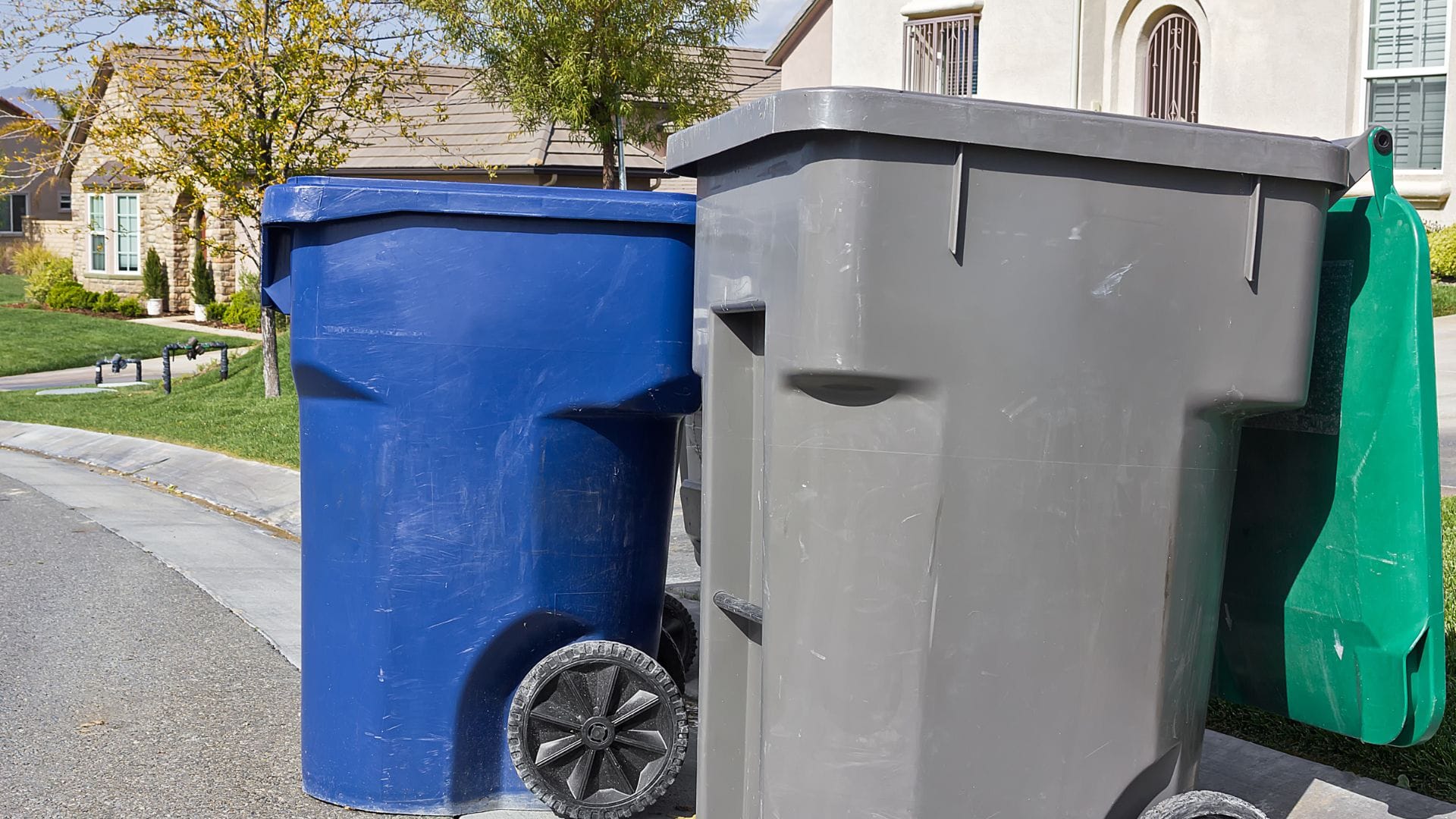Are You the Annoying Neighbor? 17 Habits to Avoid – RB Italia Blog